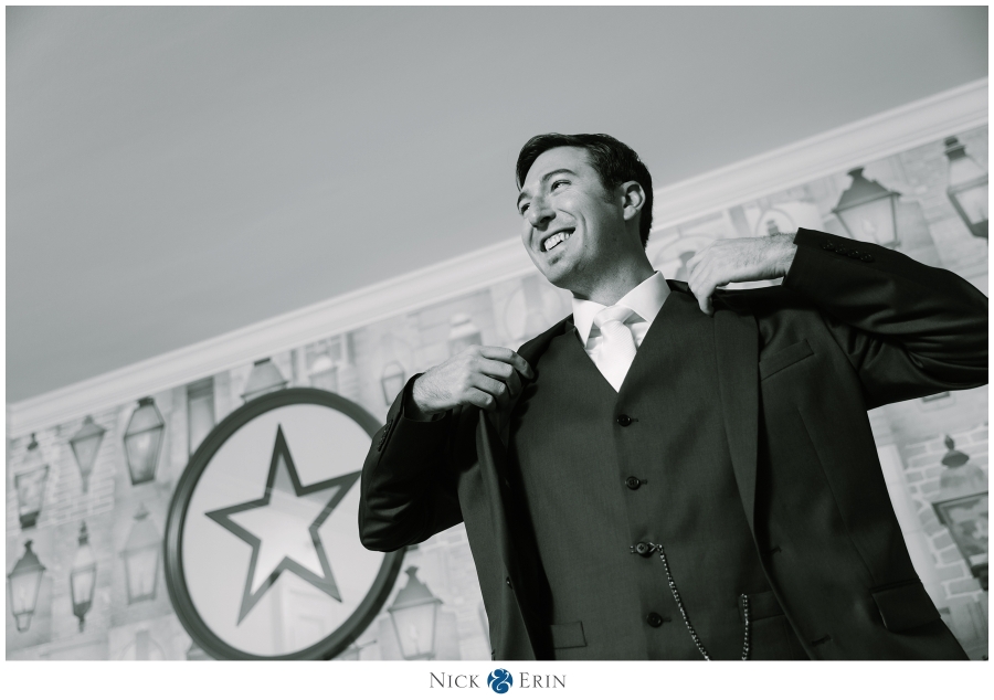 TORPEDO FACTORY WEDDING: SCOTT & COURTNEY - Donner Photos